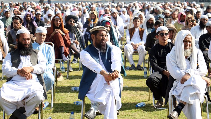 Over 1,300 religious scholars, students gather for peace in Jalalabad