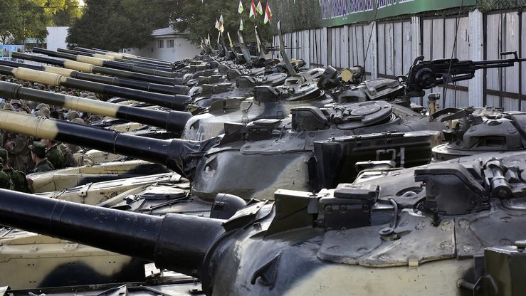 Tajik troops ready to protect border from Taliban insurgency