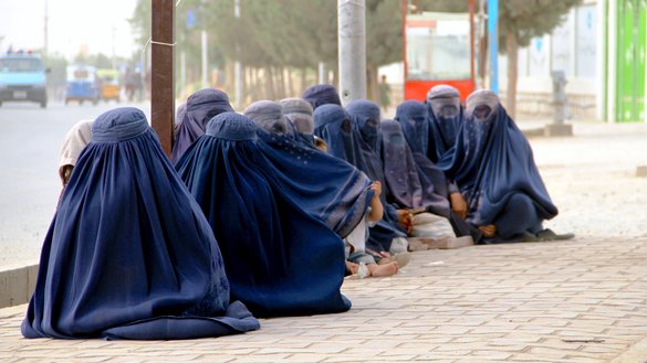 Number of female beggars increases in Mazar-e-Sharif amid growing poverty